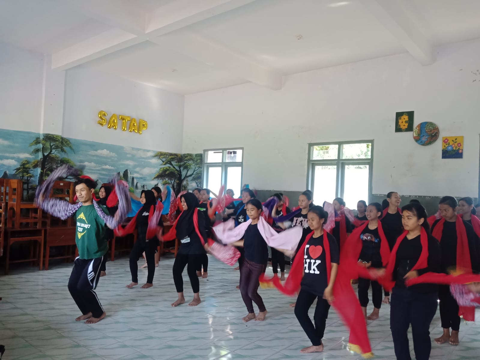 Ekstra Kurikuler Tari MULTI School | SMP NEGERI 3 NGANTANG SATU ATAP